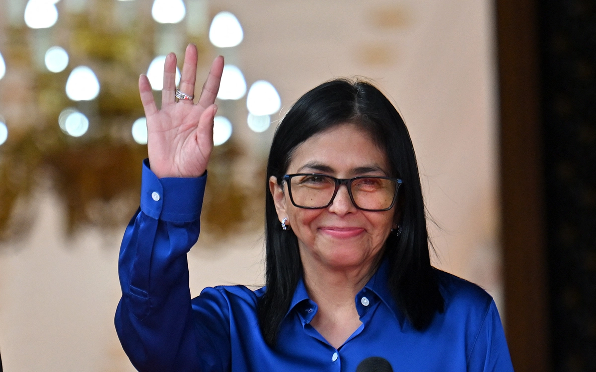 Venezuela Says $300-mn US Oil Sale Used to Prop Up Currency - World ...